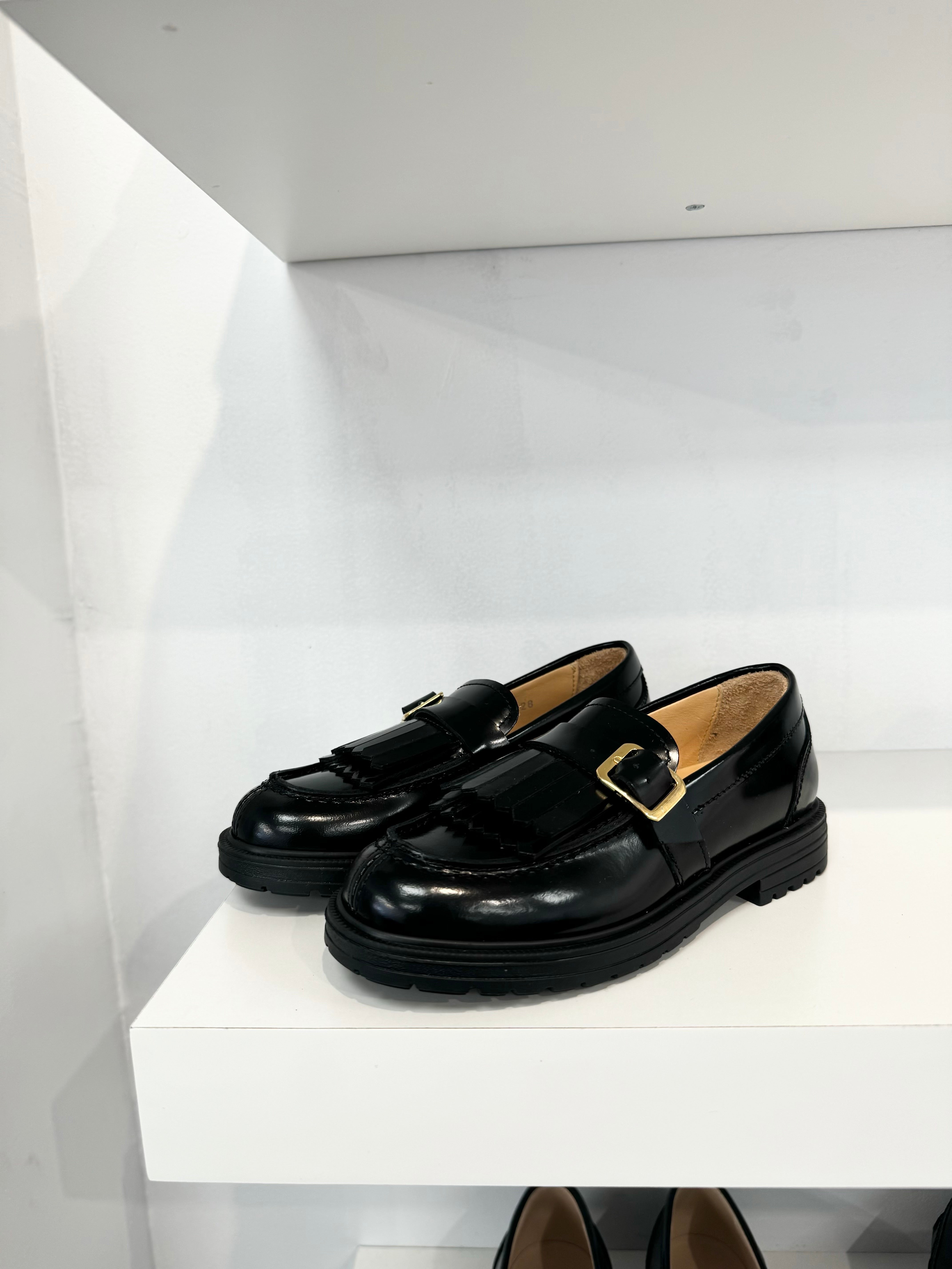 Rondinella Black Fringe Loafer – Hal Outlet