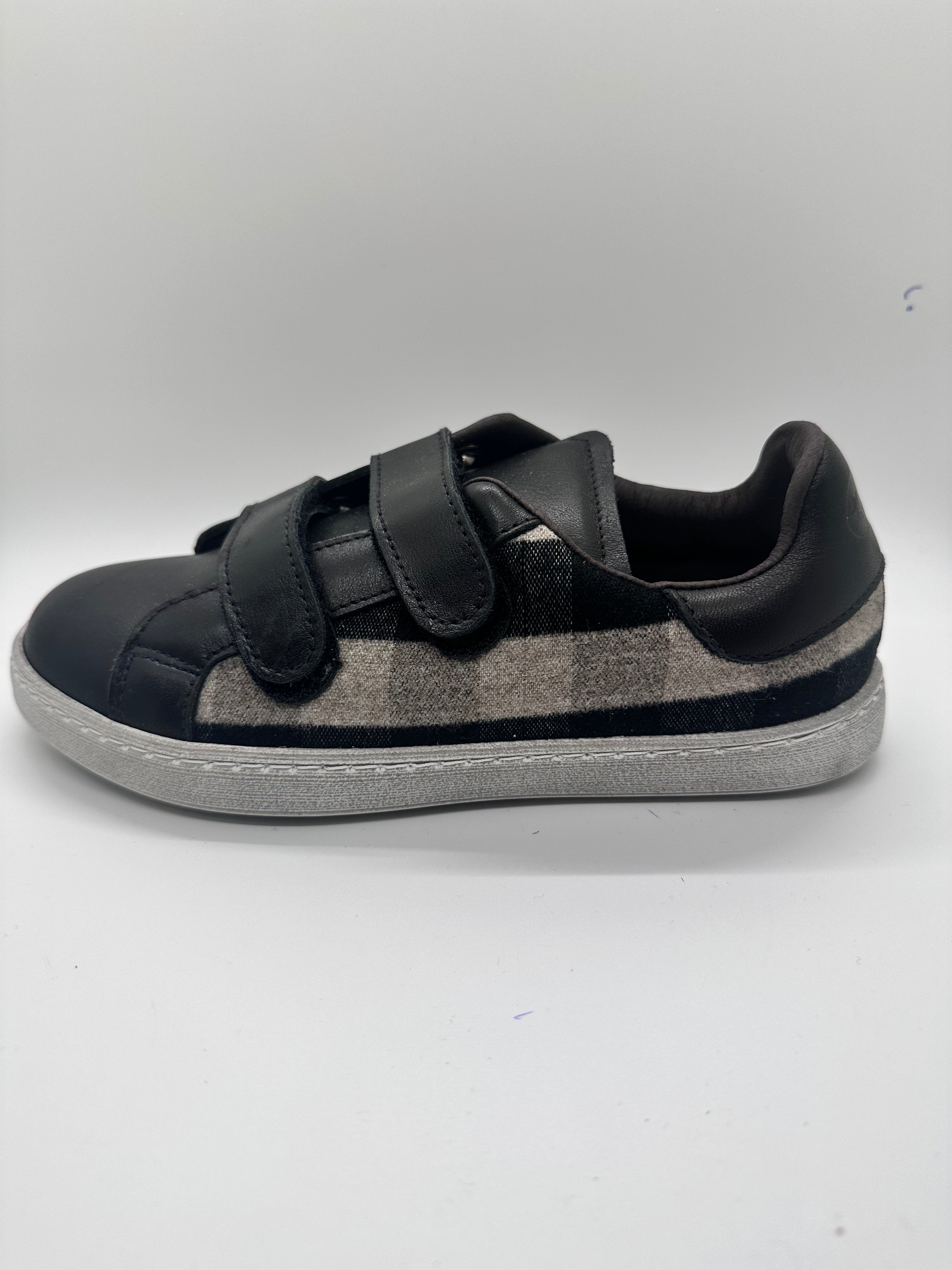 LMDI Black Velcro Sneaker – Hal Outlet