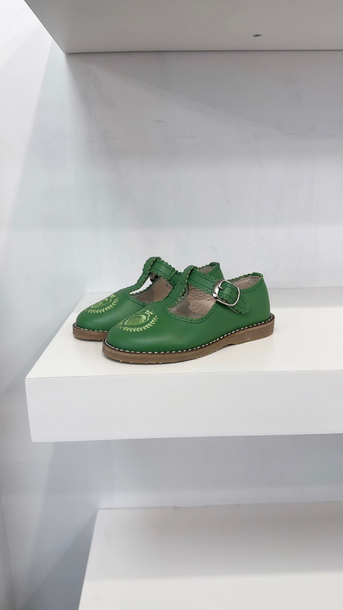 Don Louis Green Embroidered T Bar – Hal Outlet