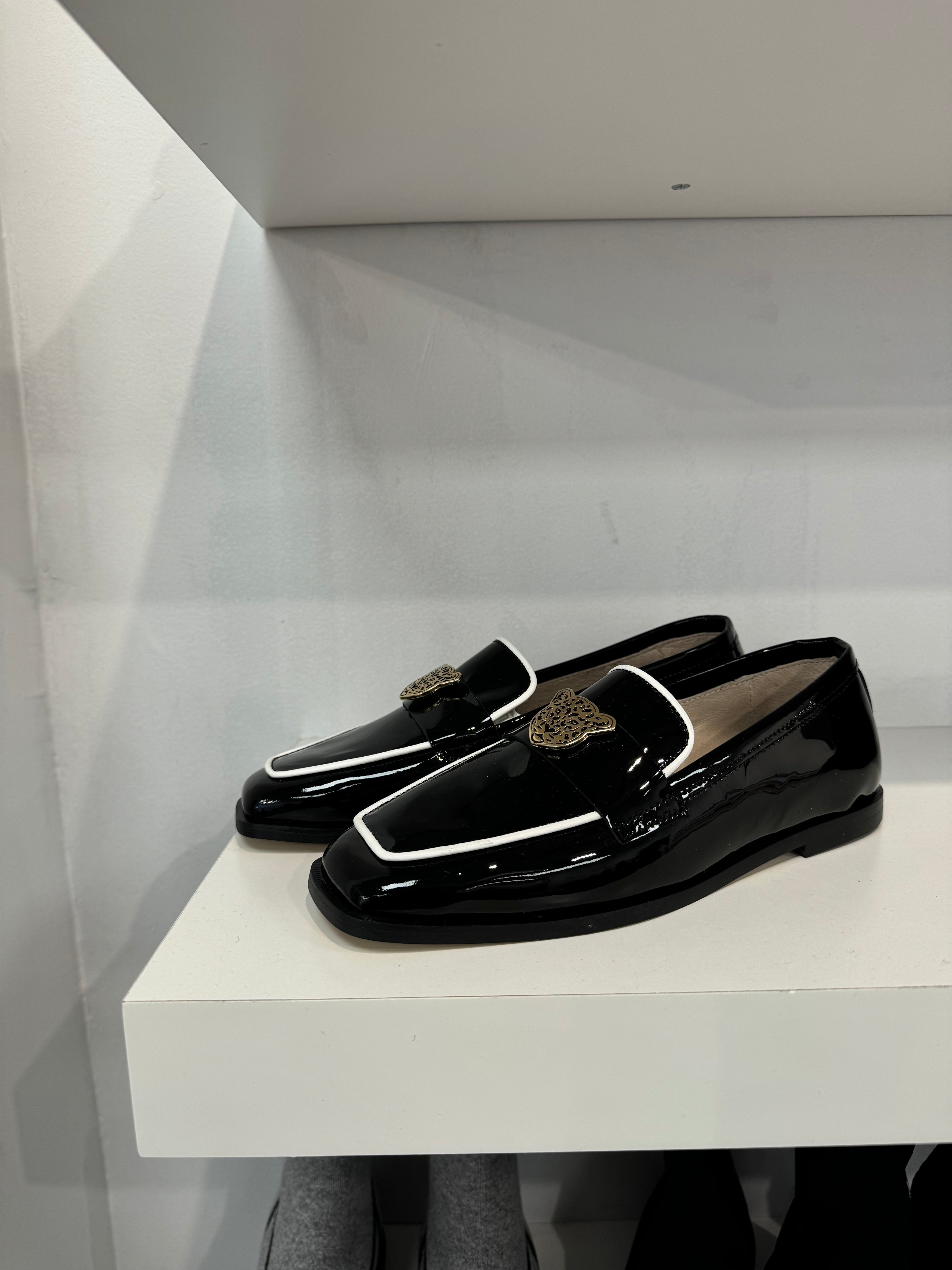 Don Louis Black Patent Tiger Piping Loafer – Hal Outlet