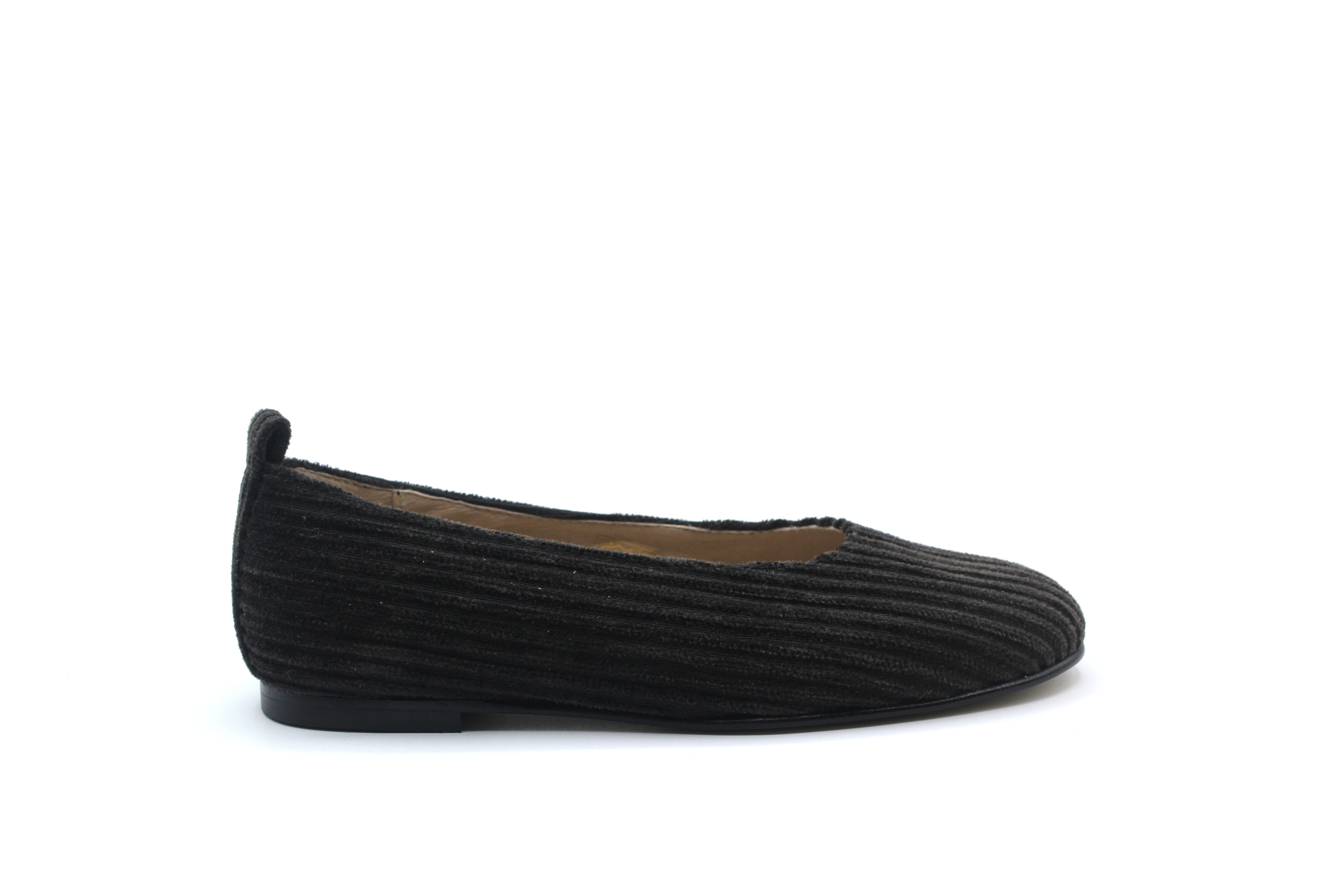 Valencia Black Corduroy Flat – Hal Outlet